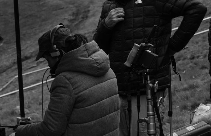 ARIEL – PEOPLE ON SET